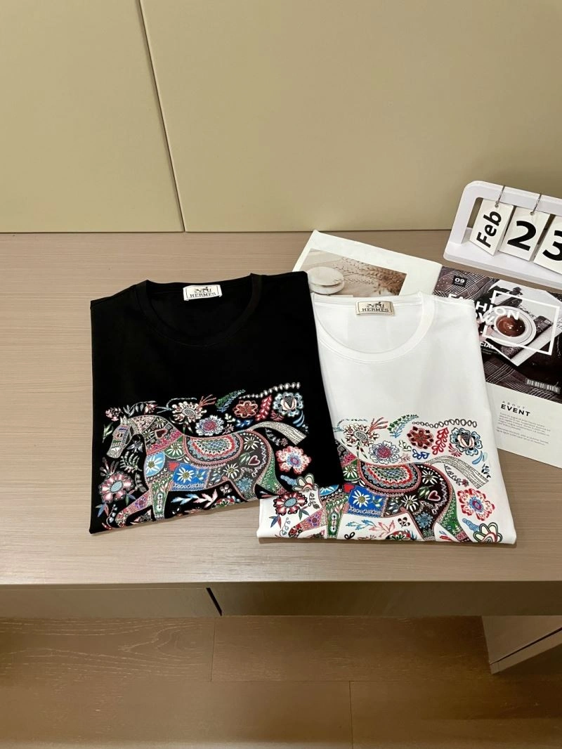 Accurate model Hermes T-Shirts