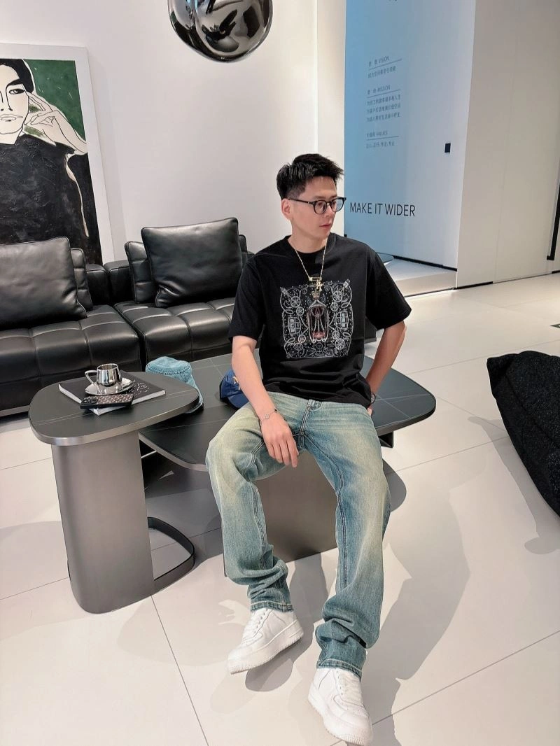 Indistinguishable Hermes T-Shirts