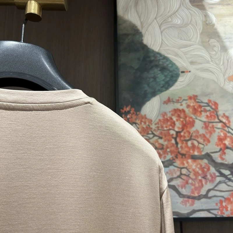 Accurate model Hermes T-Shirts