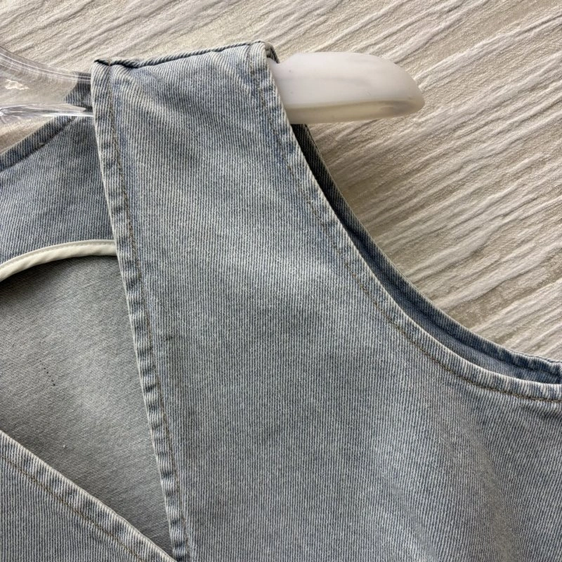 Accurate model Hermes Vest