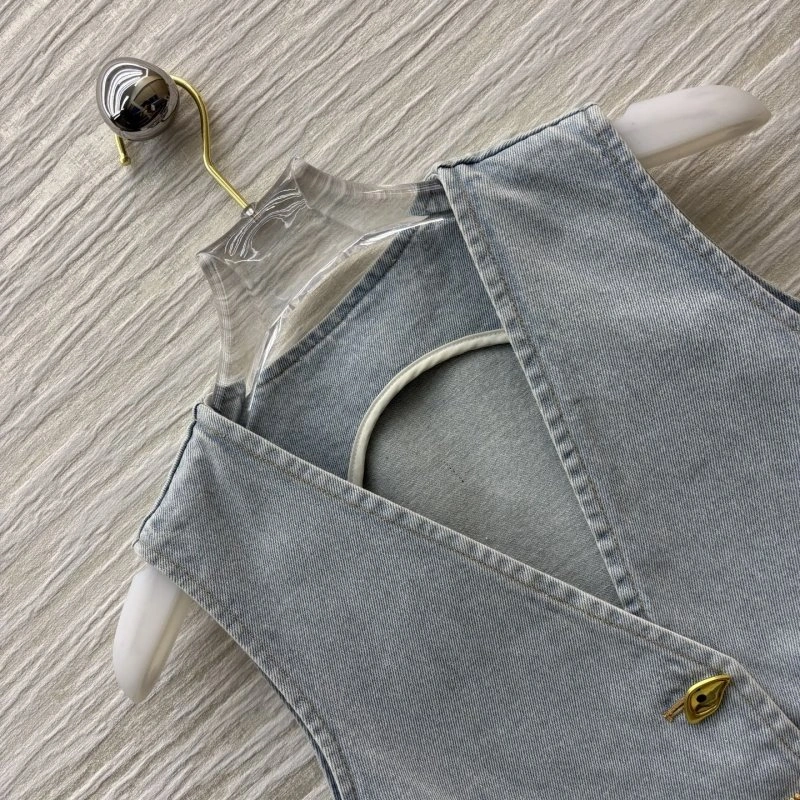 Accurate model Hermes Vest