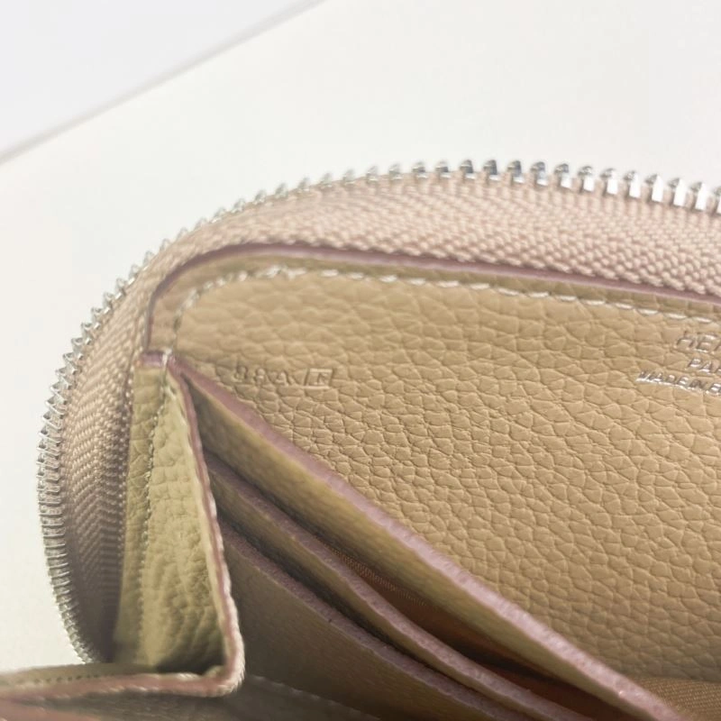 Indistinguishable Hermes Wallets Purse