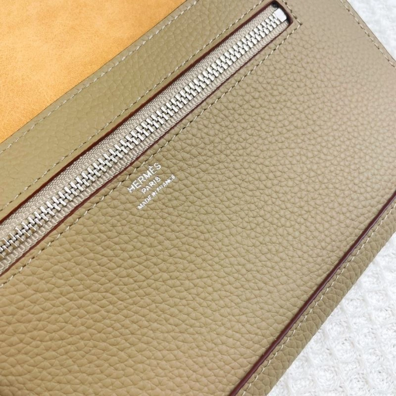 Indistinguishable Hermes Wallets Purse