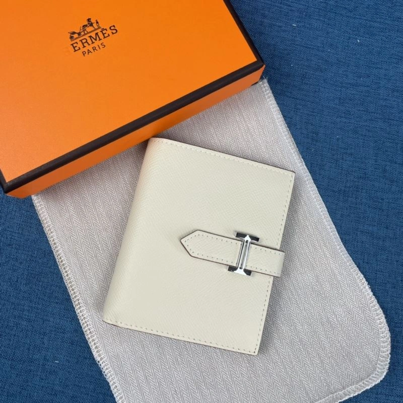 Indistinguishable Hermes Wallets Purse