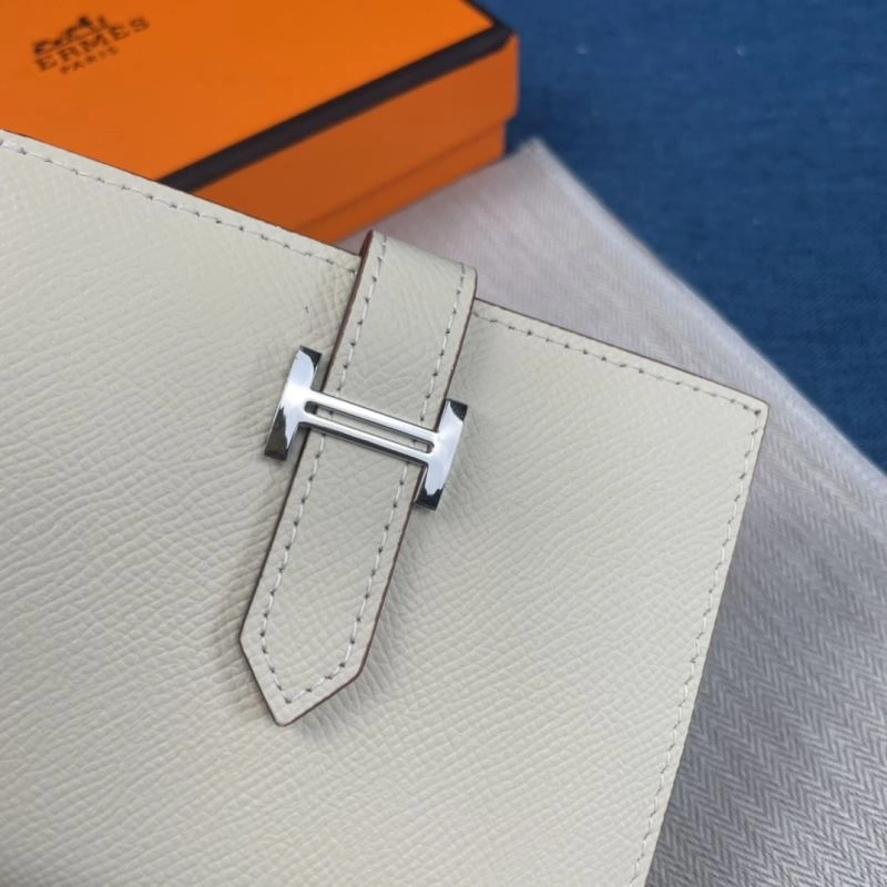 Indistinguishable Hermes Wallets Purse