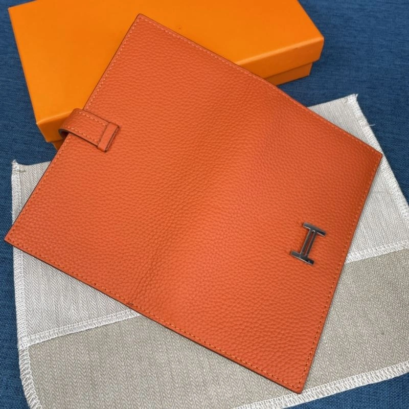 Indistinguishable Hermes Wallets Purse