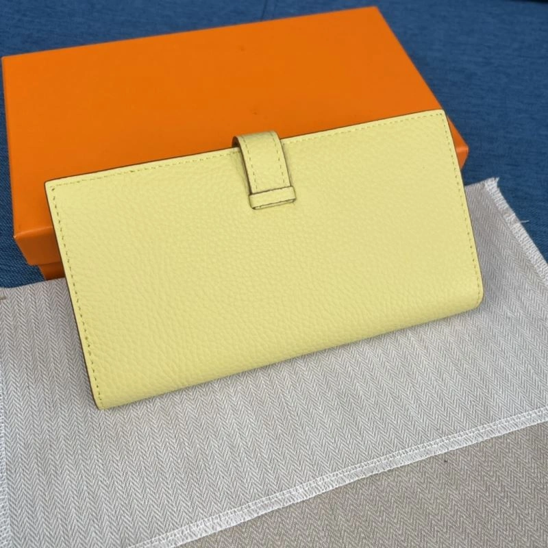 Indistinguishable Hermes Wallets Purse