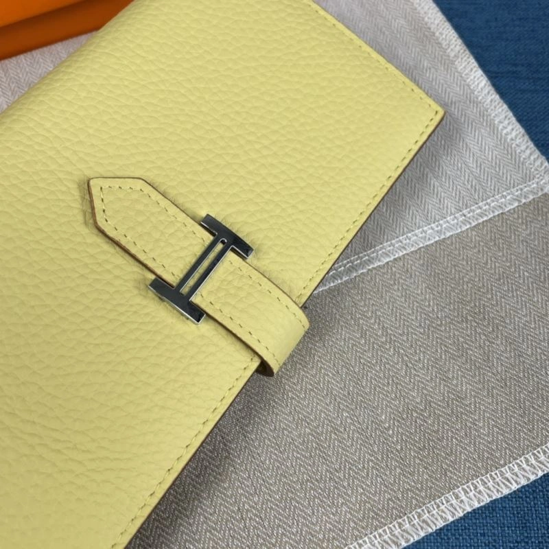Indistinguishable Hermes Wallets Purse
