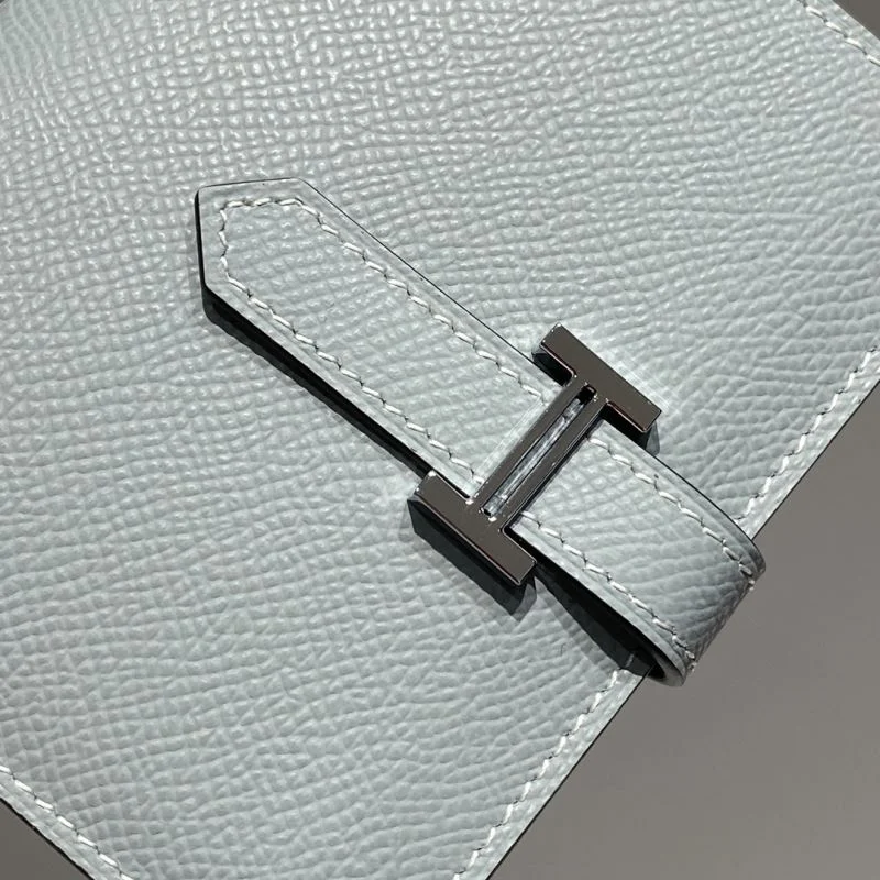 Indistinguishable Hermes Wallets Purse