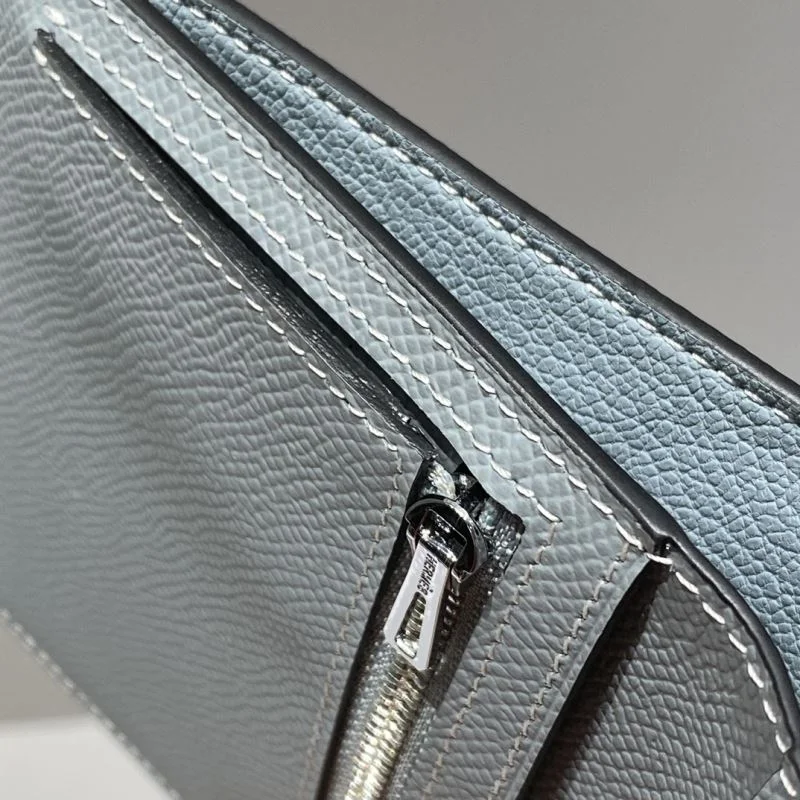 Indistinguishable Hermes Wallets Purse
