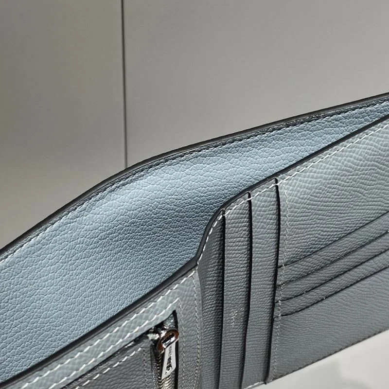 Indistinguishable Hermes Wallets Purse