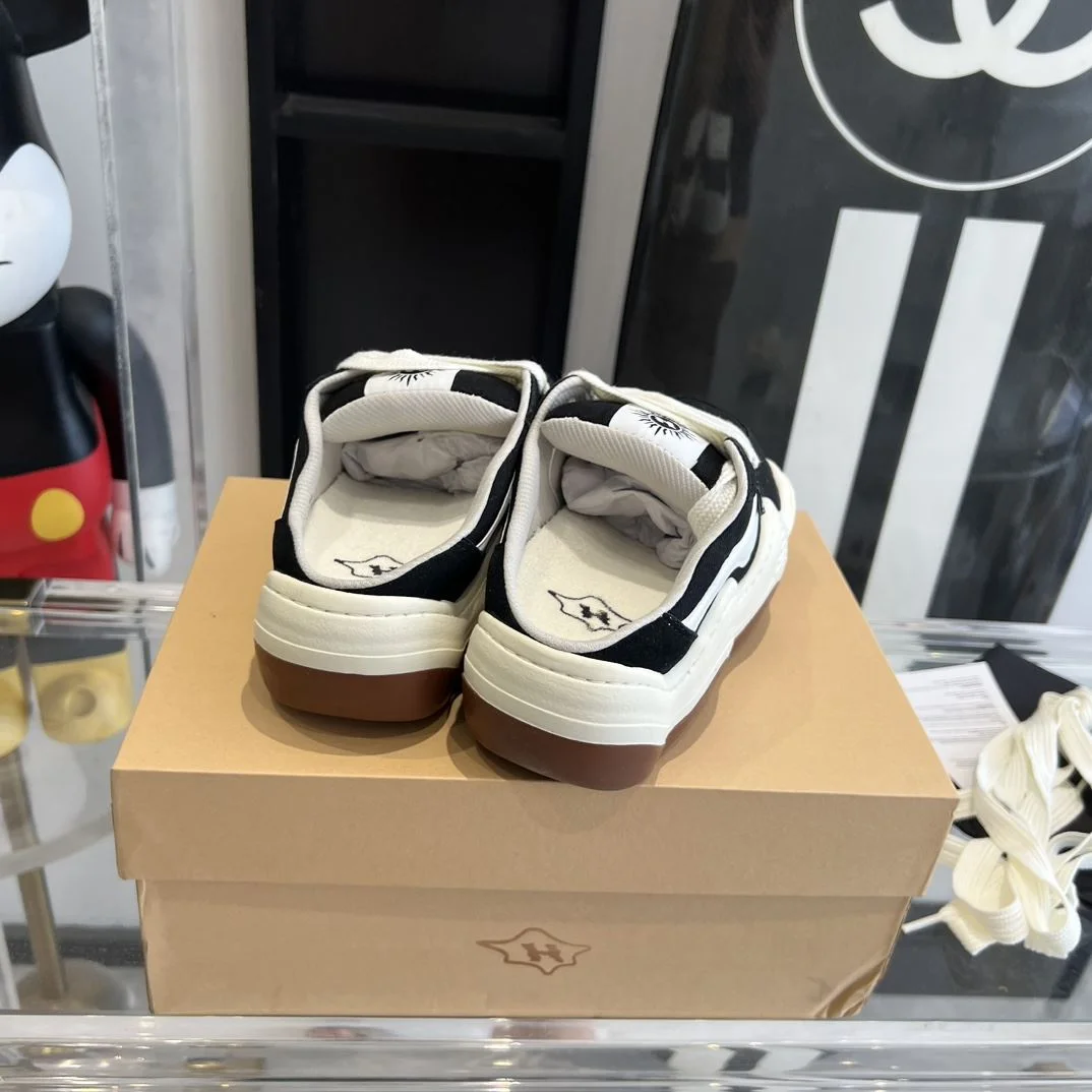 Exact replica Heyday Sandals