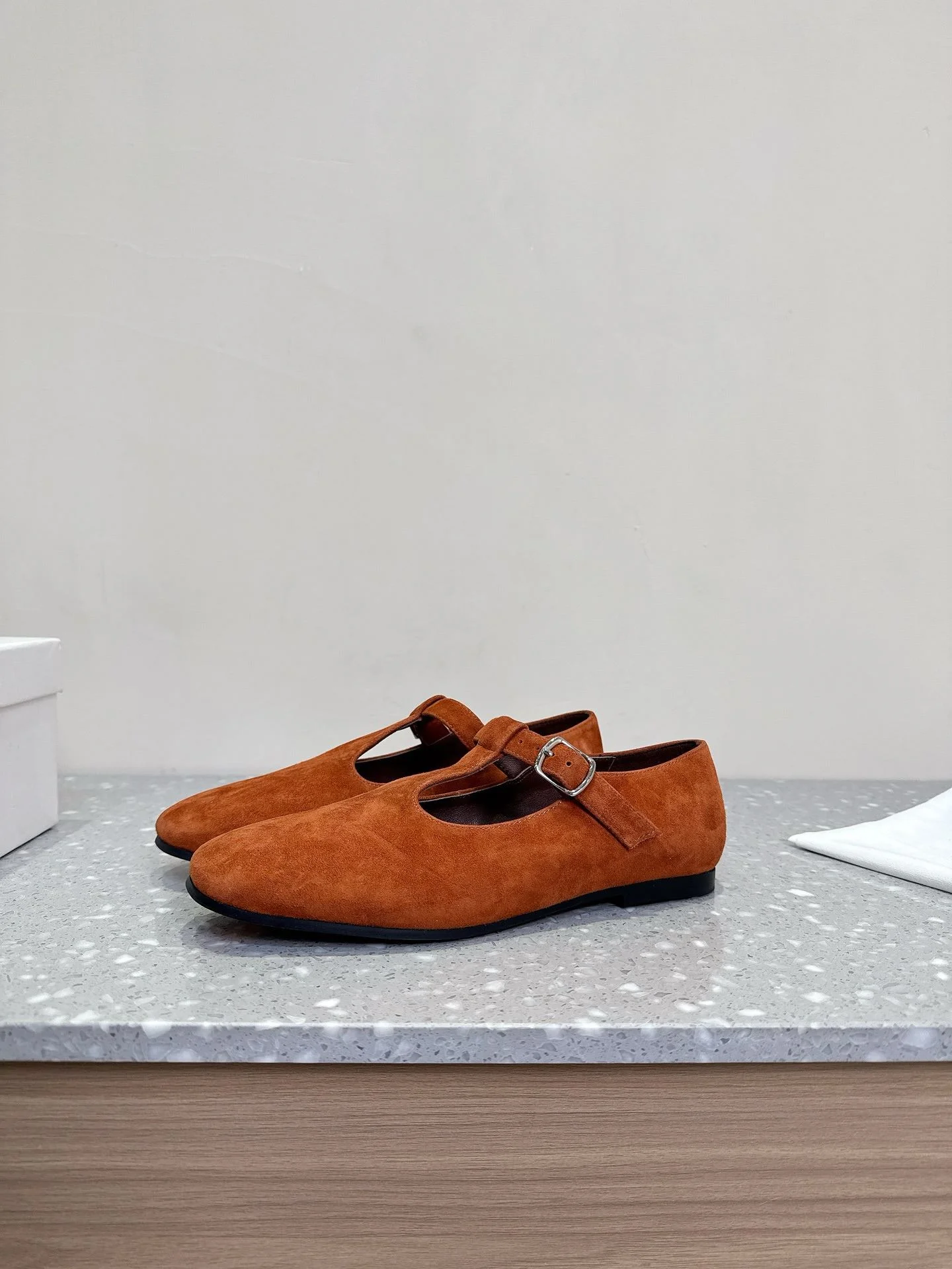 Cut-rate Hidemi Shoes