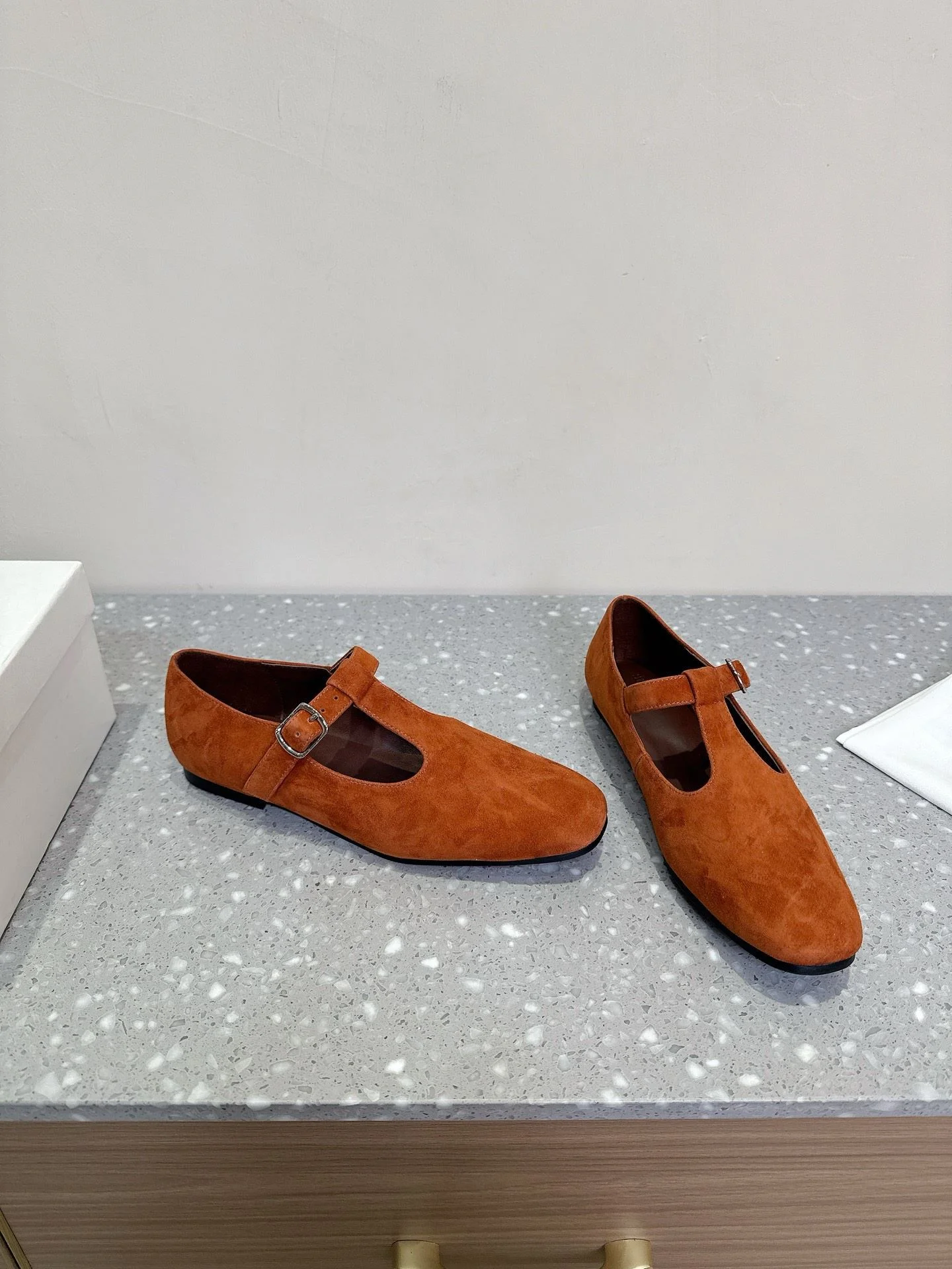 Cut-rate Hidemi Shoes