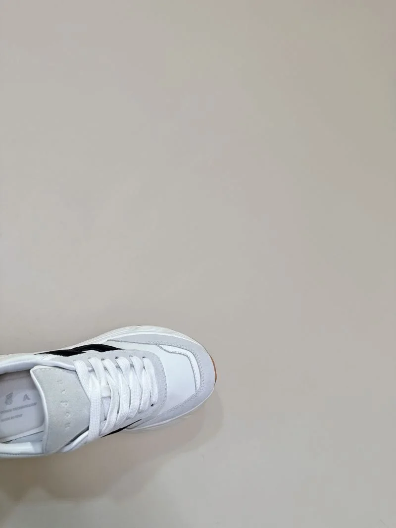 Accurate model Hogan Shoes