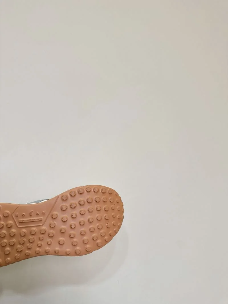 Accurate model Hogan Shoes