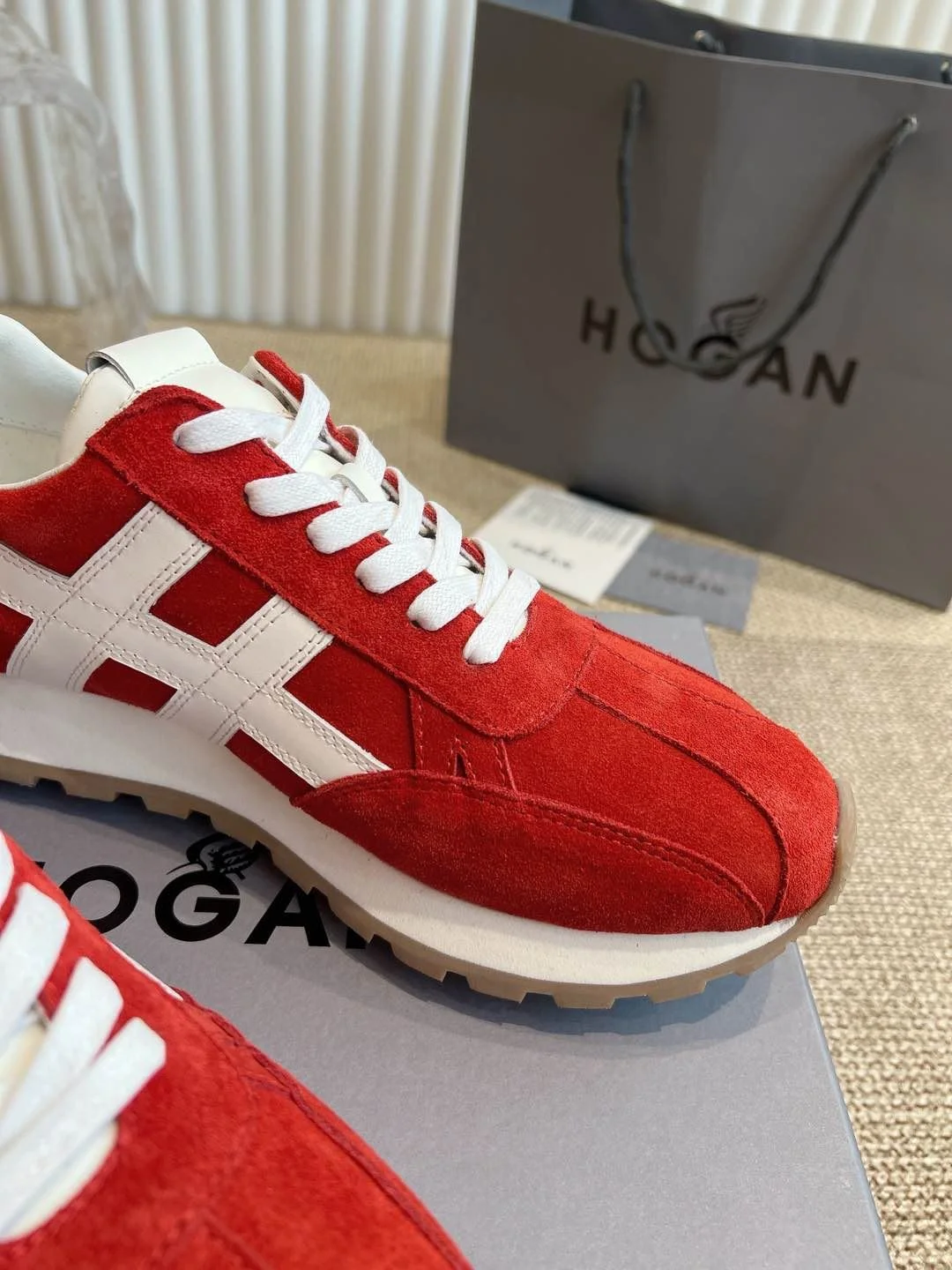 Accurate model Hogan Shoes