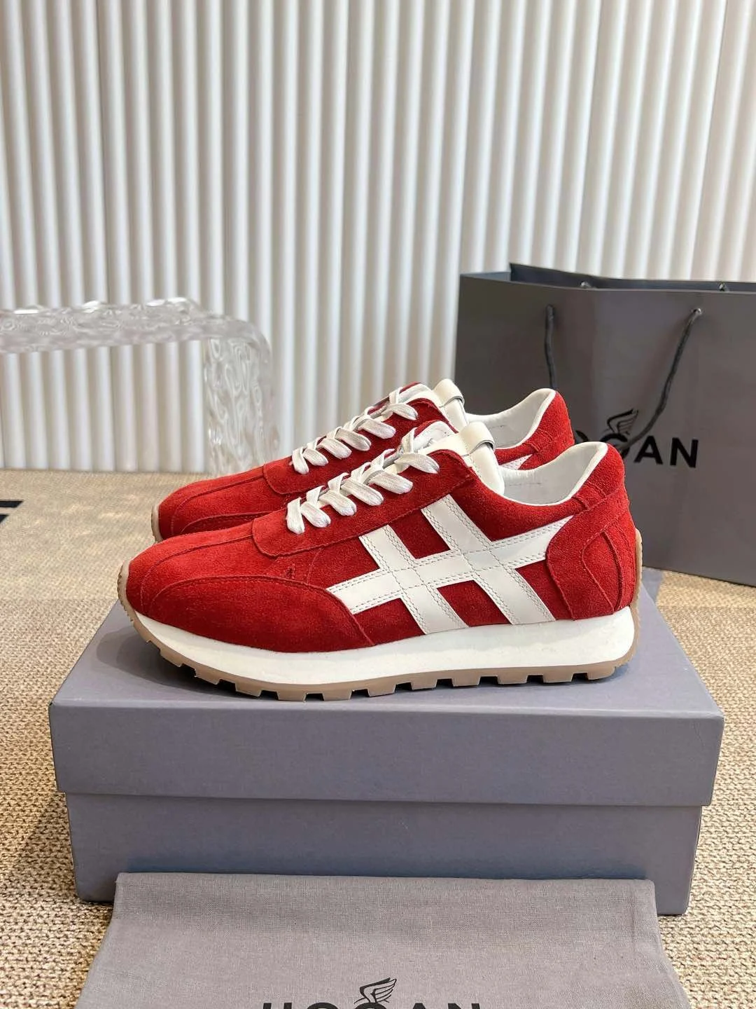 Accurate model Hogan Shoes