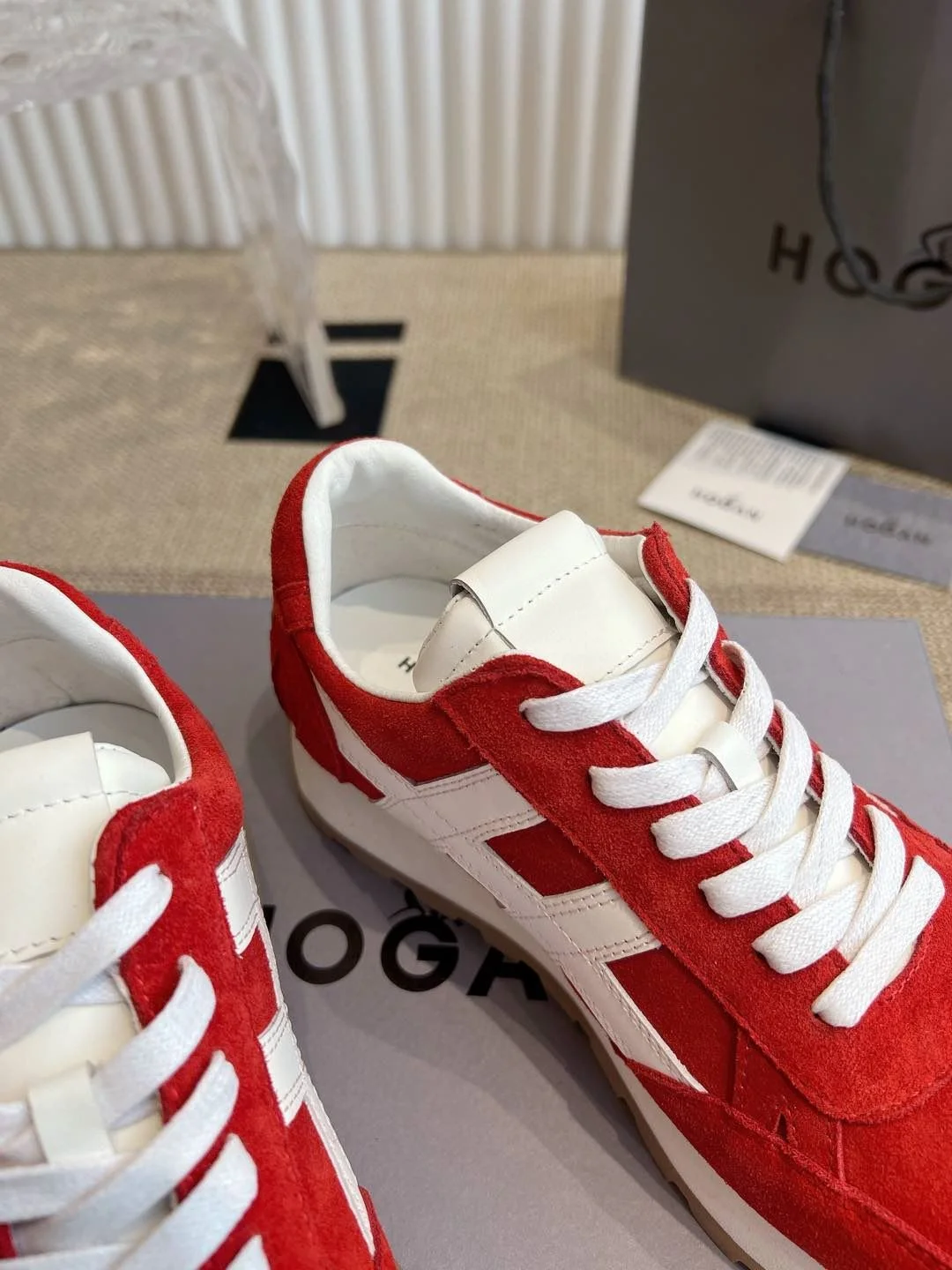 Accurate model Hogan Shoes
