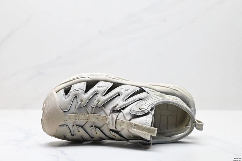 Top mirror Hoka Sandals