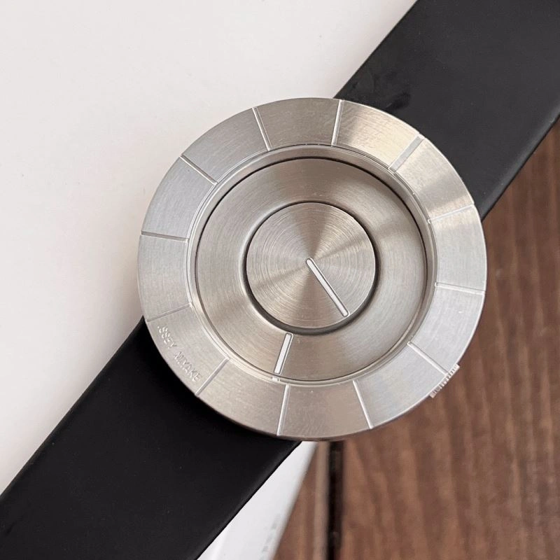 Top mirror ISSEY MIYAKE Watches