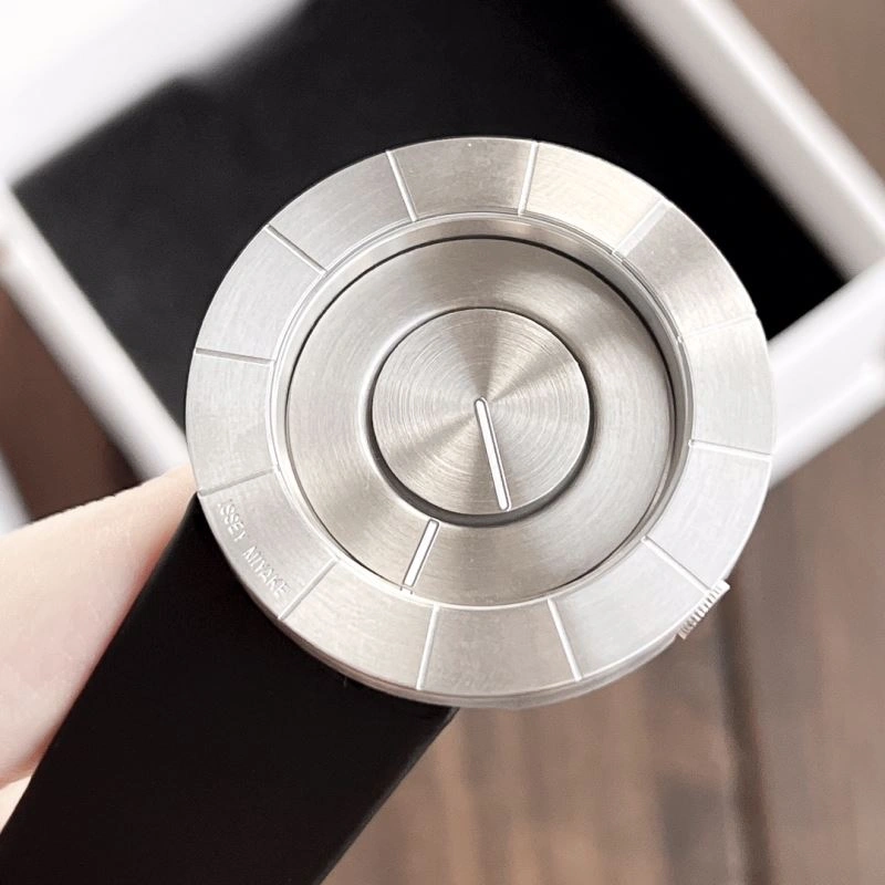 Top mirror ISSEY MIYAKE Watches