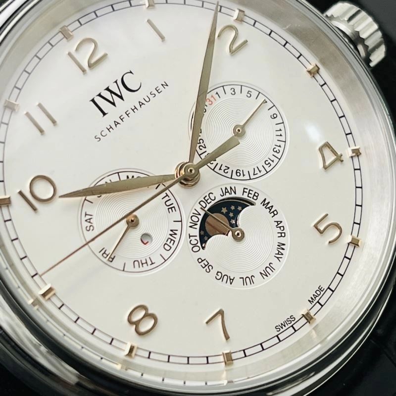 Top mirror IWC Watches