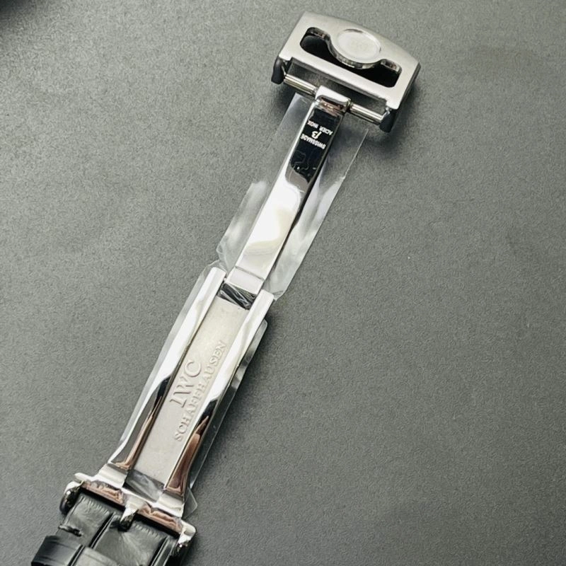 Top mirror IWC Watches