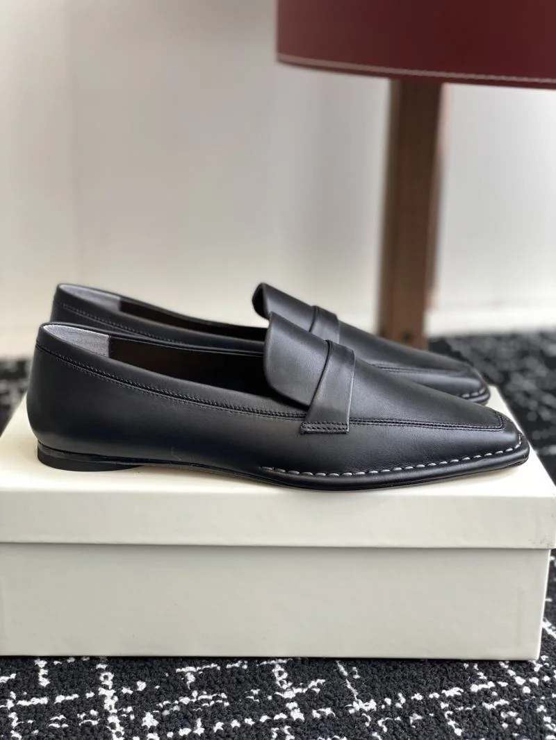 Inexpensive Icicle Shoes