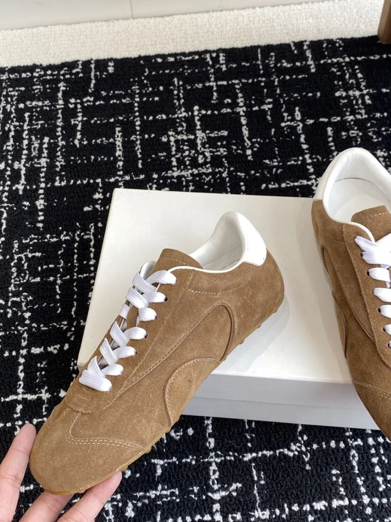Discounted Immi Shoes