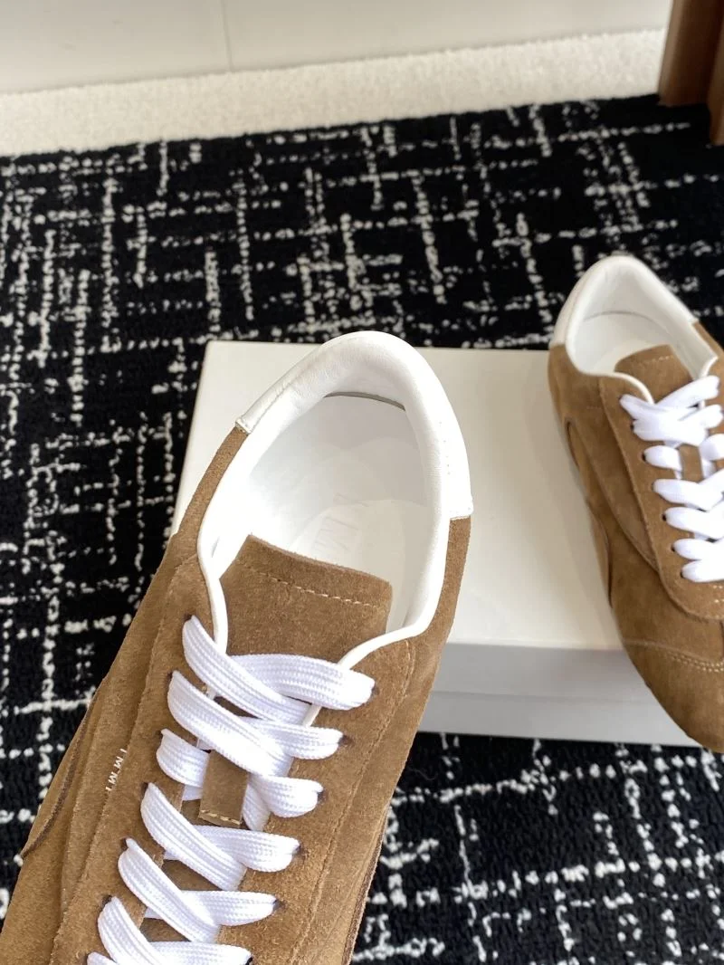 Discounted Immi Shoes