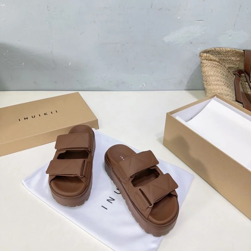 Inuikii Sandals