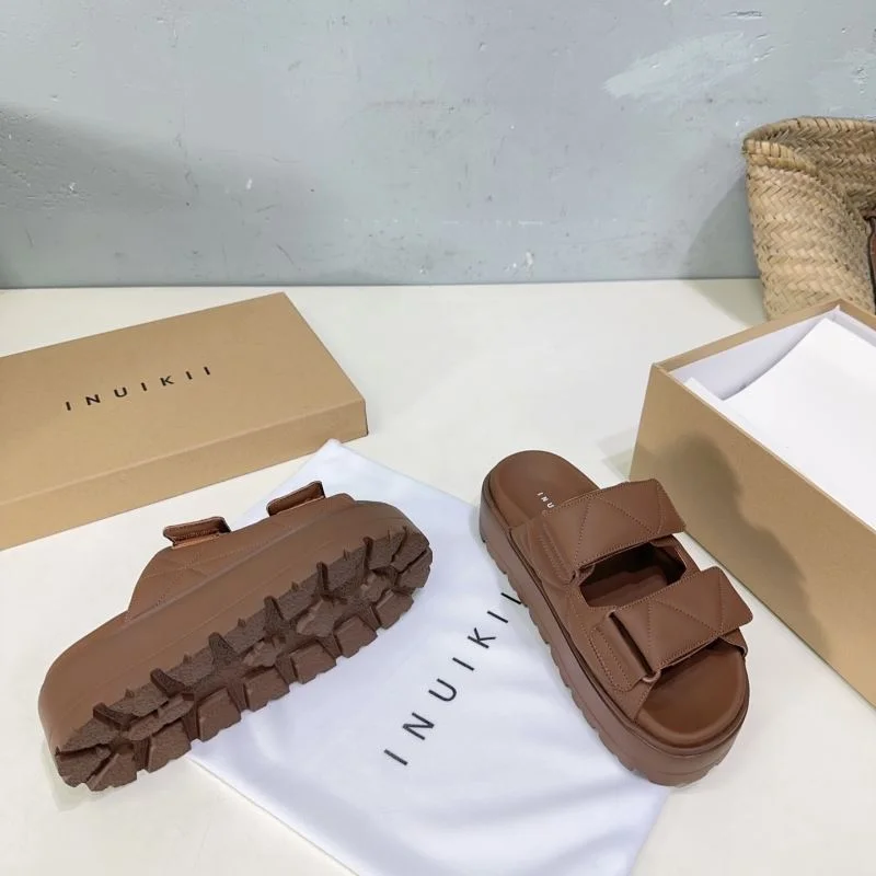 Low-cost Inuikii Sandals