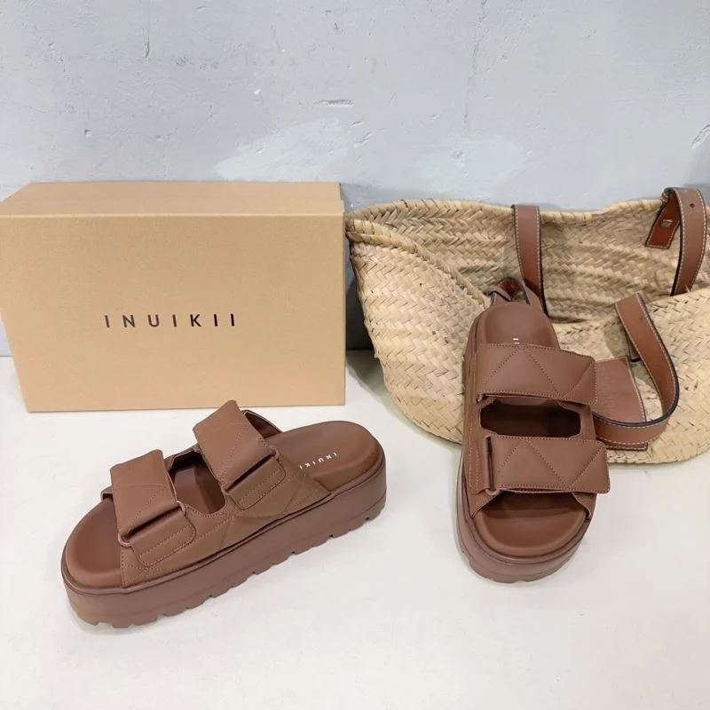 Low-cost Inuikii Sandals