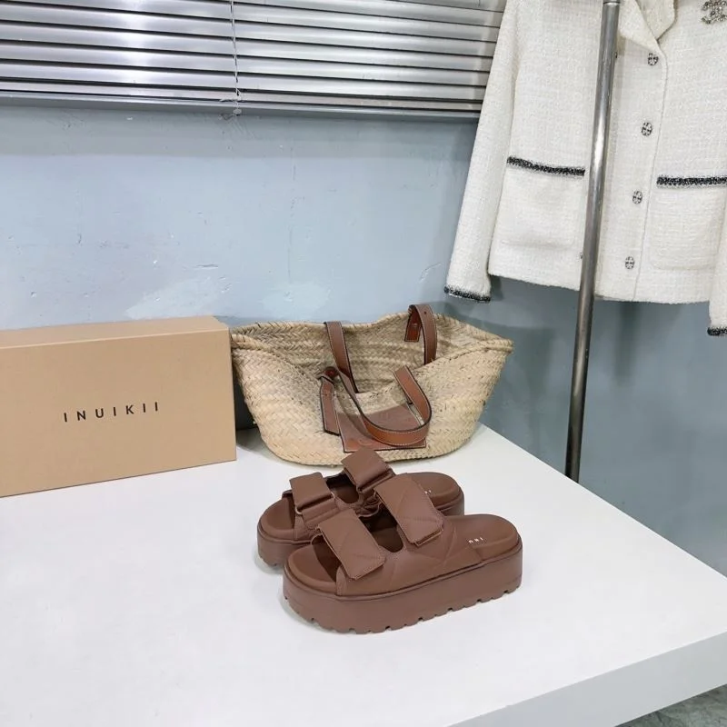 Low-cost Inuikii Sandals