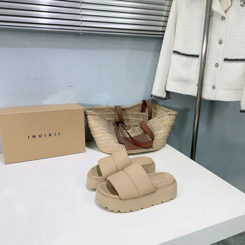 Accurate model Inuikii Sandals
