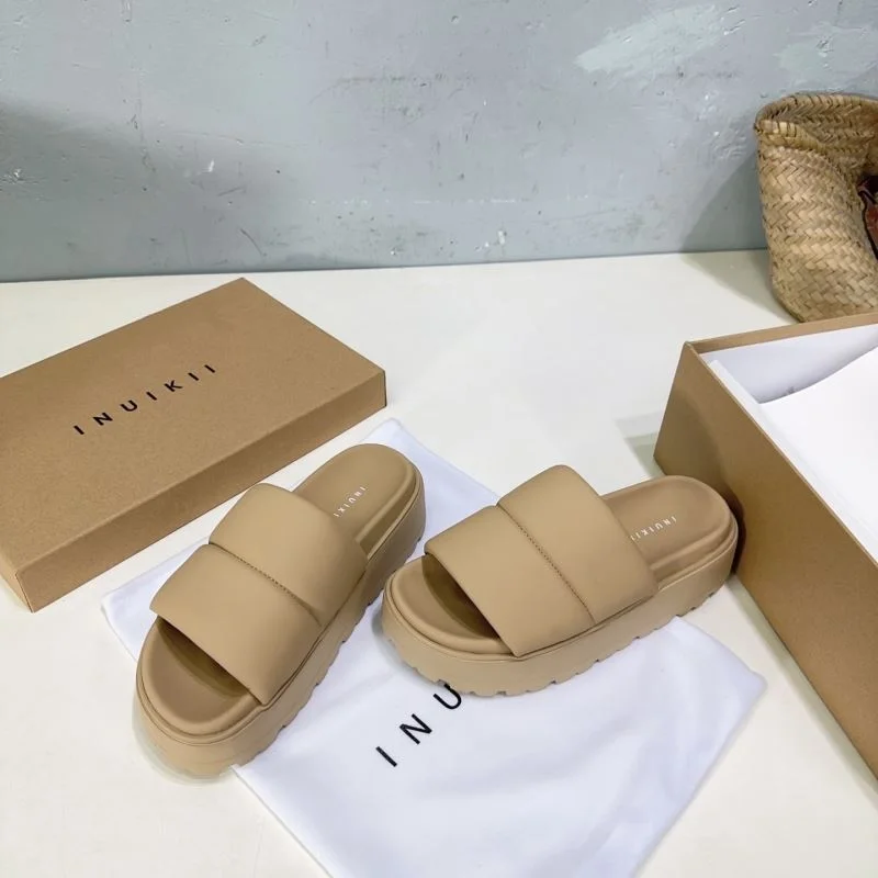 Accurate model Inuikii Sandals