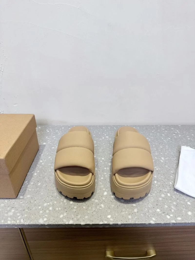 Inuikii Sandals