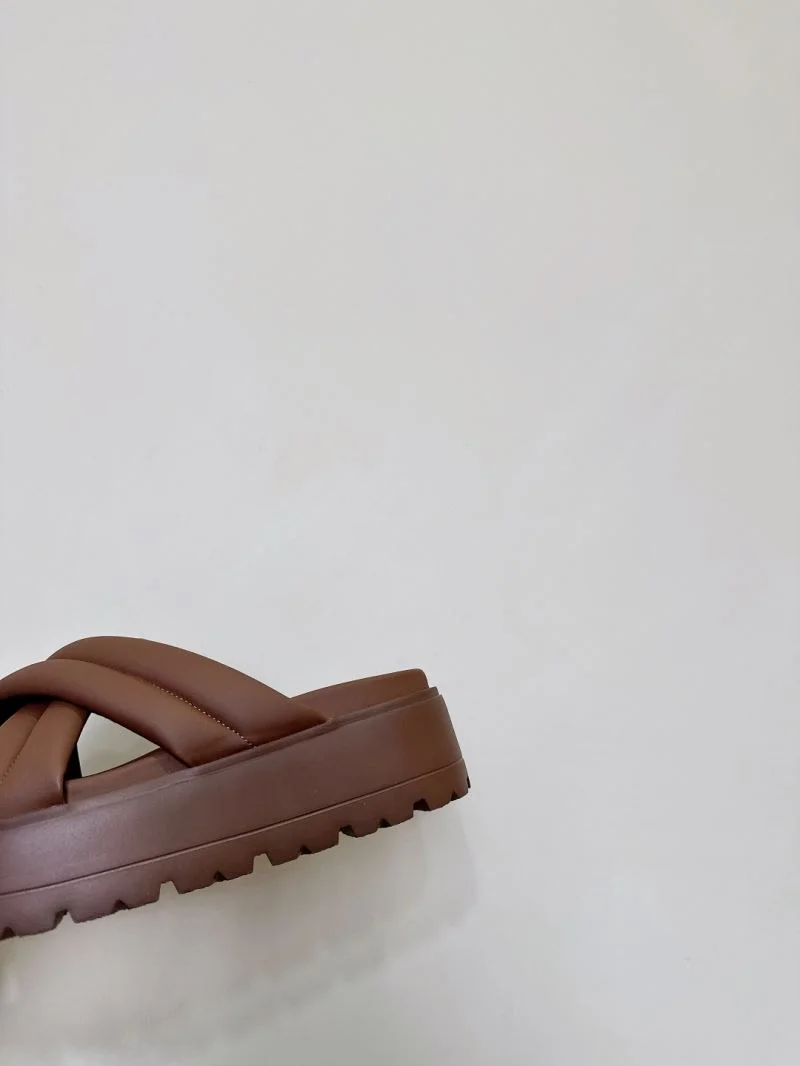 Inexpensive Inuikii Sandals