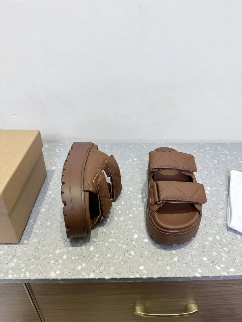 Bargain Inuikii Sandals