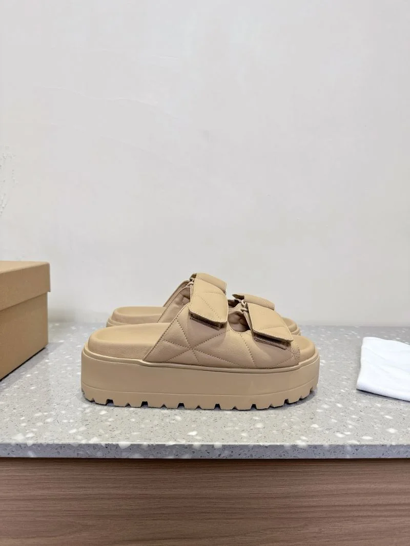Precise copy Inuikii Sandals
