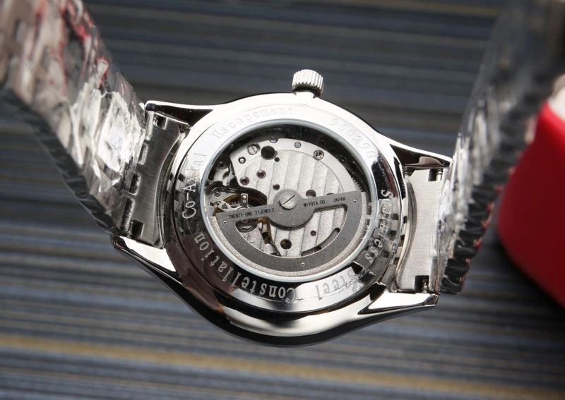 Indistinguishable JAEGER-LECOULTRE Watches