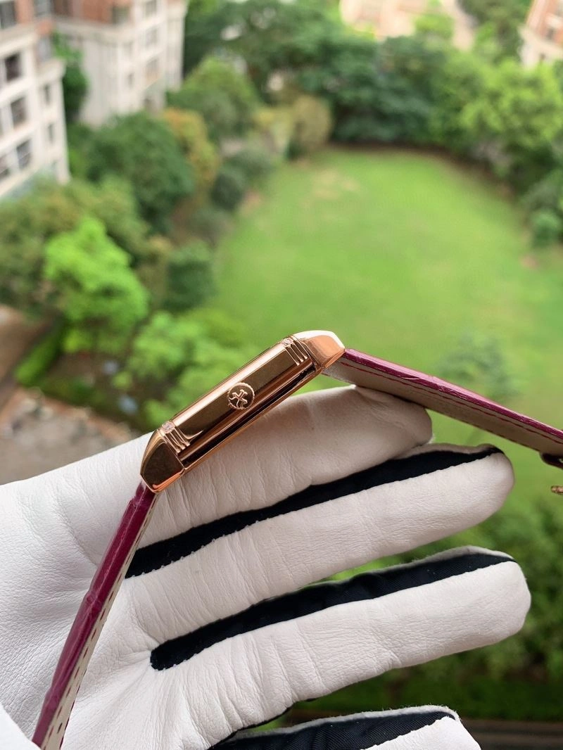 Indistinguishable JAEGER-LECOULTRE Watches