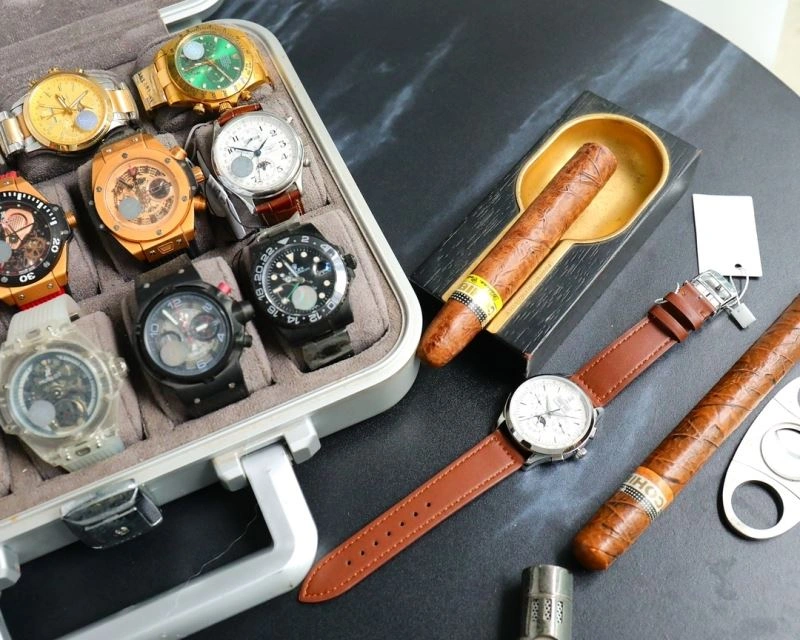 Indistinguishable JAEGER-LECOULTRE Watches