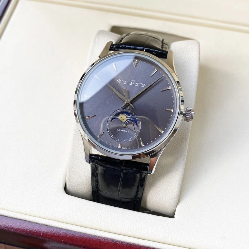 Indistinguishable JAEGER-LECOULTRE Watches