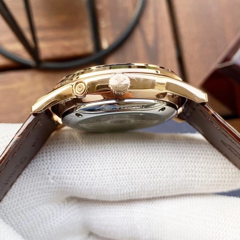 Indistinguishable JAEGER-LECOULTRE Watches