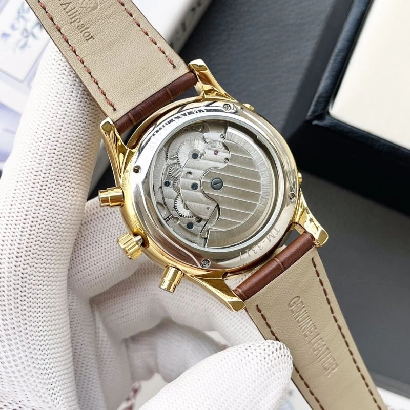 Indistinguishable JAEGER-LECOULTRE Watches