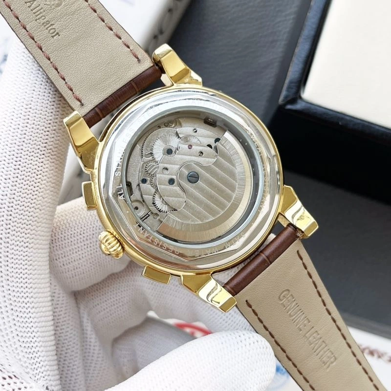 Indistinguishable JAEGER-LECOULTRE Watches