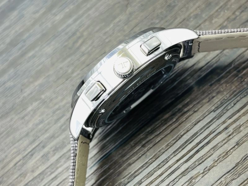 Indistinguishable JAEGER-LECOULTRE Watches