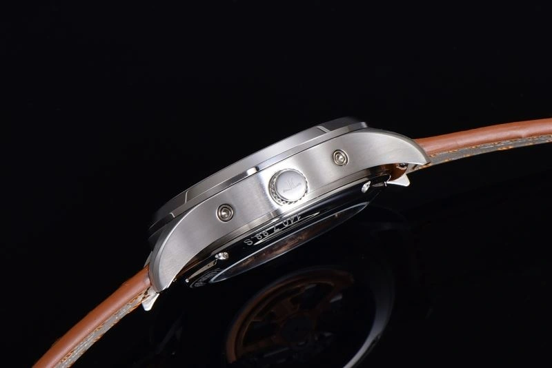 Brand-authenticated JAEGER-LECOULTRE Watches